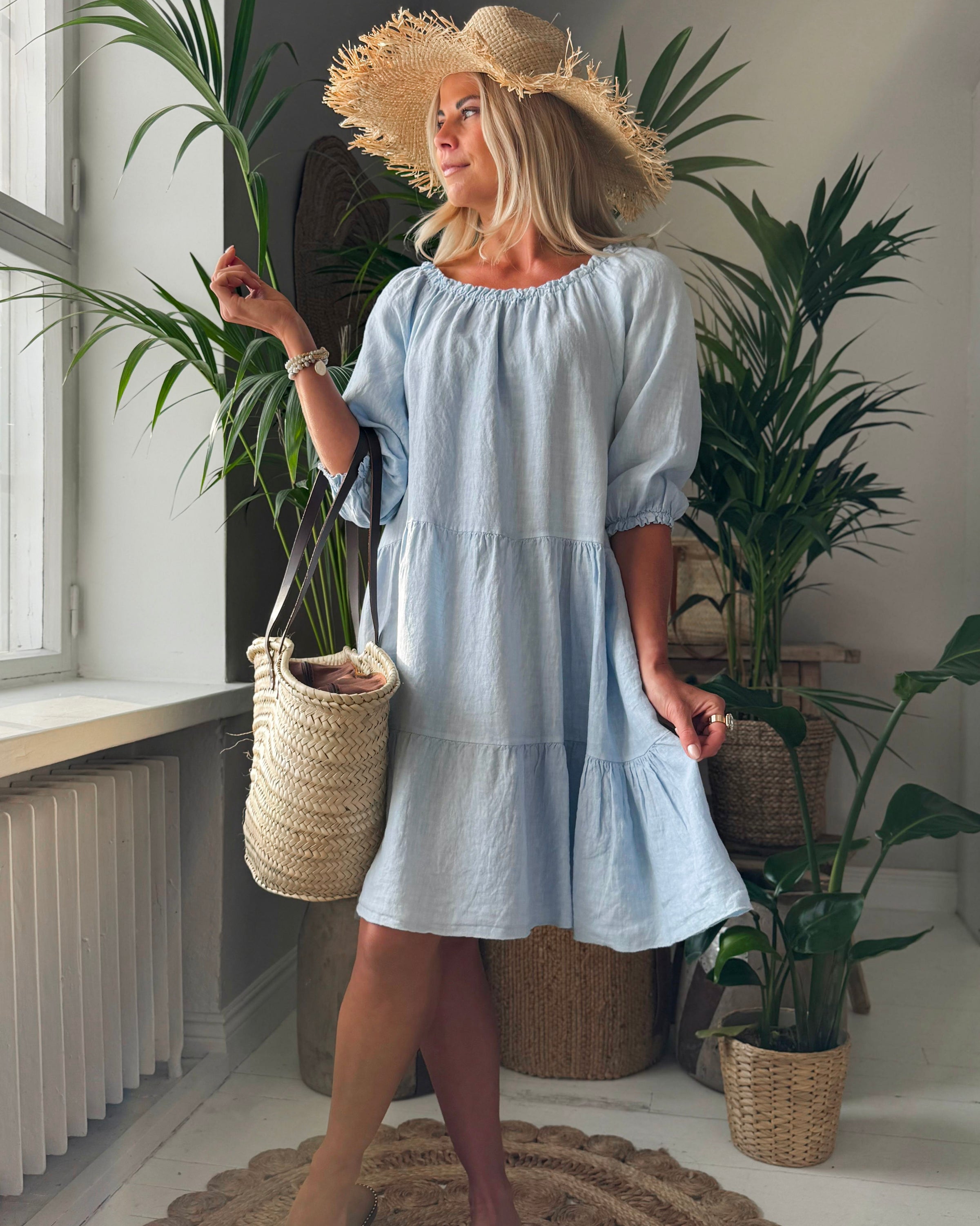 Abby pellavamekko, light blue – BYPIAS
